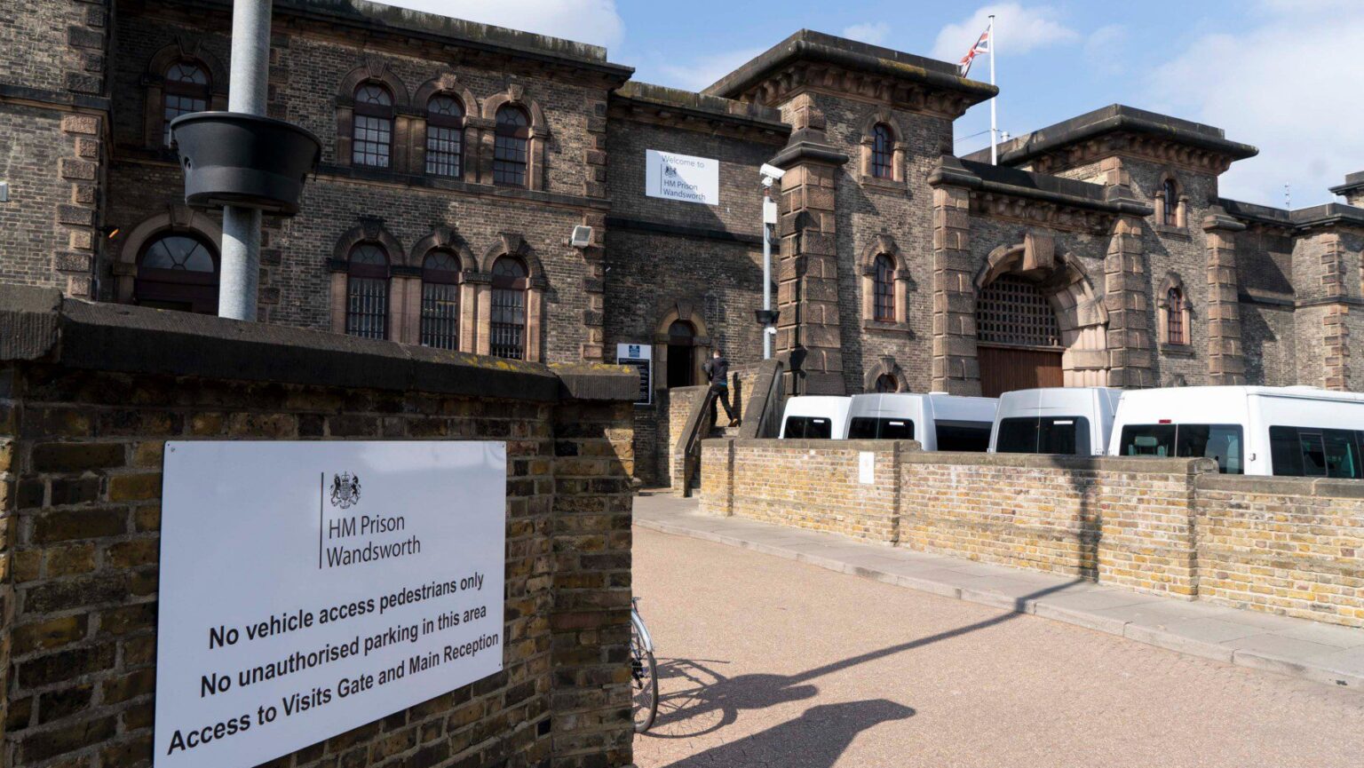 Escaped UK Terrorism Suspect Busted on Bicycle ━ The European Conservative