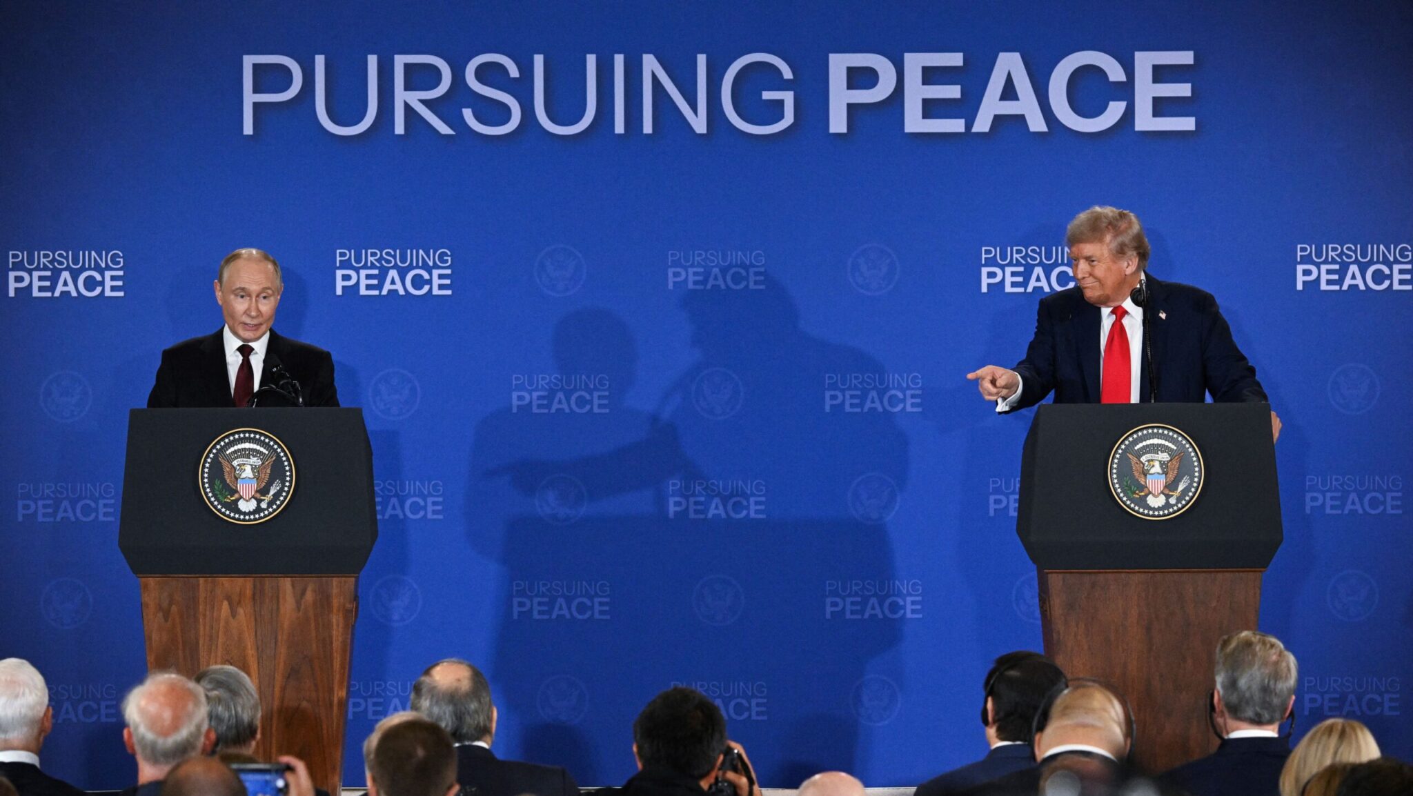 Zelensky Calls for Seat at the Table After U.S.-Russia Summit ━ The ...