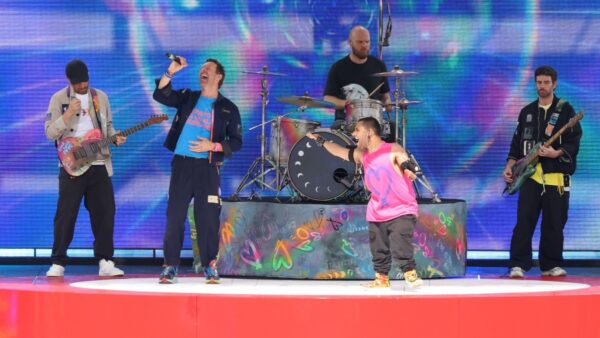 A Rush of Blood to the Head: Fan Anger at Coldplay Frontman ━ The ...