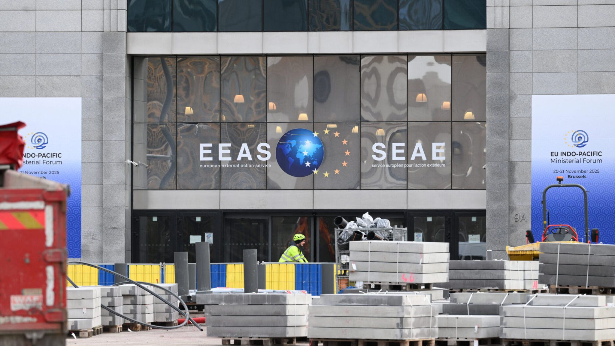 EU Officials Claim Belgium Is ‘Unsafe’ After Fraud Raids ━ The European ...