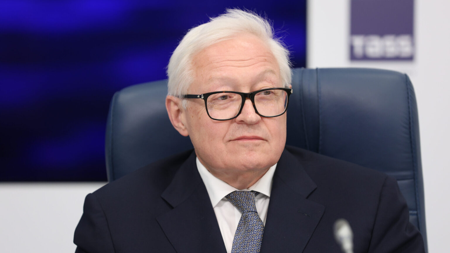 Moscow Reports “Slow Progress” in Ukraine Peace Talks ━ The European ...