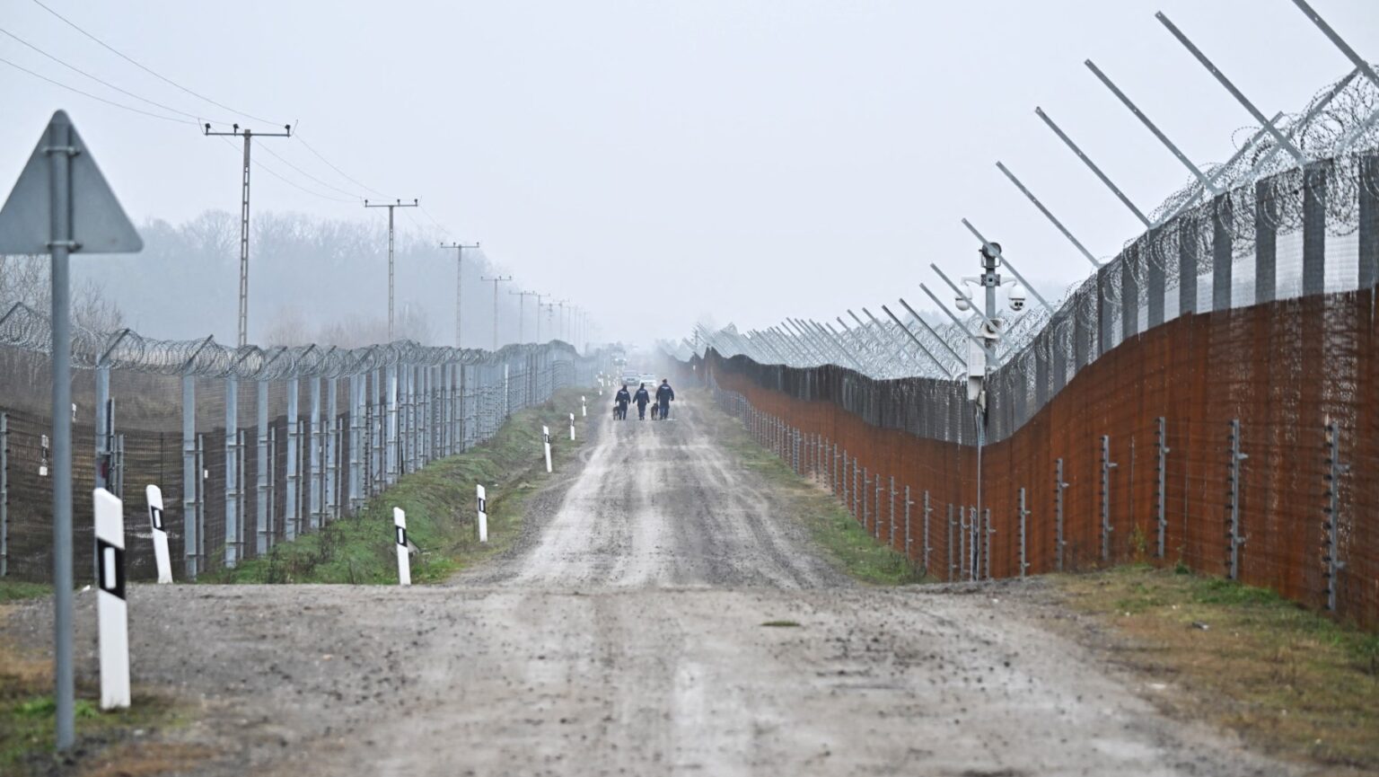 Orbán’s Fidesz Pushes Parliamentary Motion Against EU Migration Pact ...
